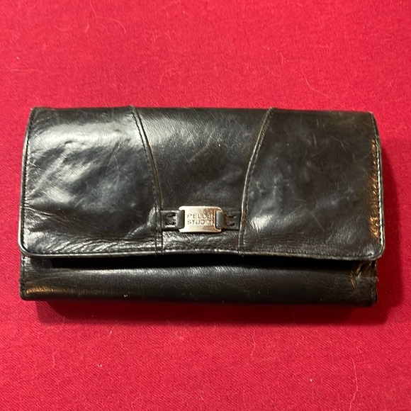 Pelle Studio | Bags | Pelle Studio Black Leather Long 7 Wallet Kisslock ...